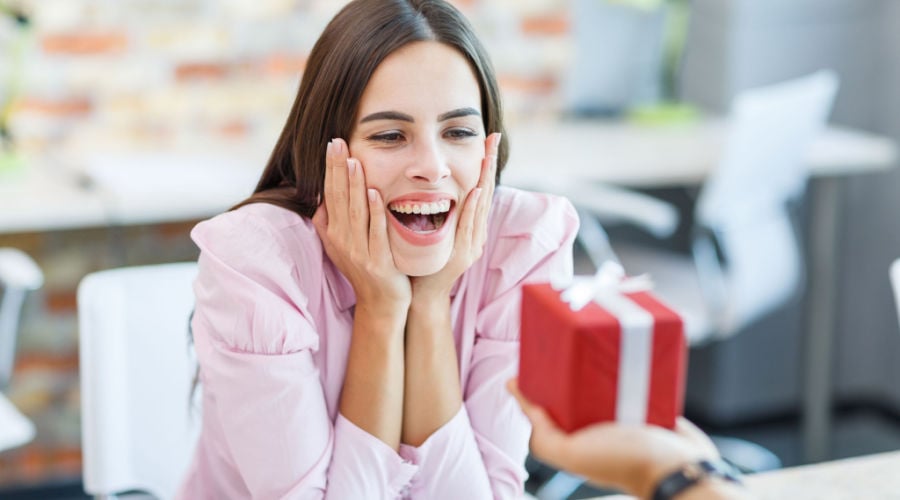 Incentivos laborales: Tipos, cómo establecerlos y los 10 mejores